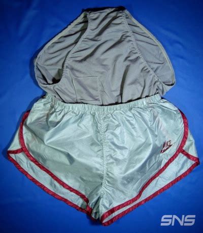 Glanznylonshorts Tumblr Tumbex