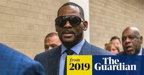 R Kelly Accused Of Sexually Abusing 13 Year Old Girl In 2001 Incident
