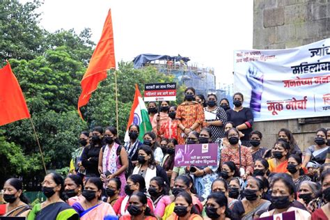 Shiv Sena Ubt Supporters Holds A A Silent Protest
