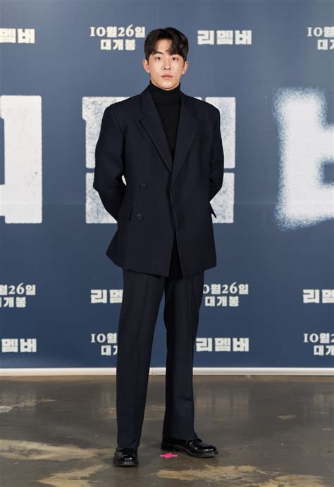 기자들이 직접 겪어보고 뽑은 앞뒤다르고 싸가지 없는 연예인 Top5 Snspost