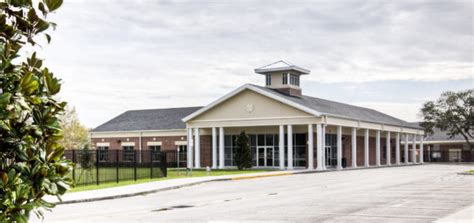 Thacker Avenue Elementary School Front Entrance Clancy And Theys