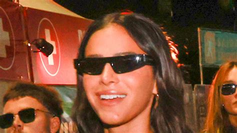 Foto Com Calcinha à Mostra E Sem Sutiã Bruna Marquezine Rouba A Cena