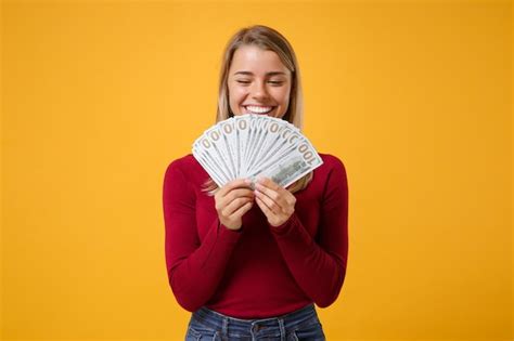 Page 15 Girl Counting Money Images Free Download On Freepik