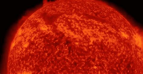 La NASA captó el momento en que se desprendió un trozo del polo norte