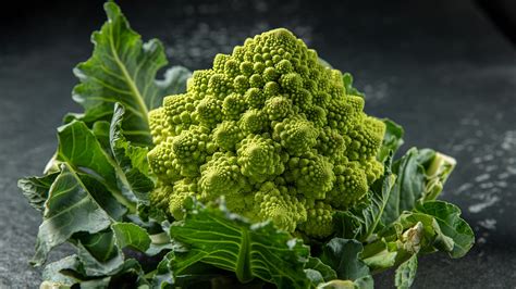 Broccoli Vs Romanesco Whats The Difference