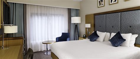 DOUBLETREE BY HILTON LONDON VICTORIA Hotel 52 Off Hotel Direct