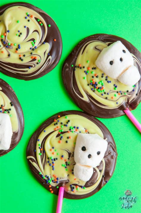 Witzige Schokolollies mit Marshmallow Totenkopf Ein schnelles DIY für