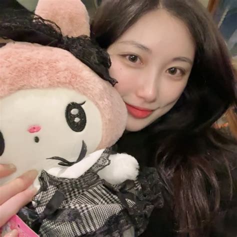 스레드 어떻게 하는거야ㅠㅠ 나만 스친이들 없어 첫쓰레드로 나도 천 명 프로젝트 하려고해 한 번만 도와줄 수 있을까 스치니들 🙏🙏 하트만 눌러도 몽땅 스하리갈게 뒷삭