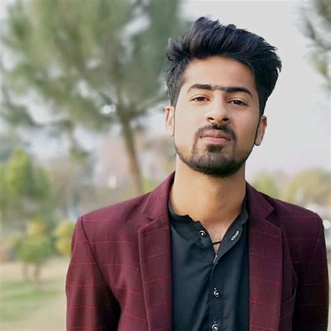 Muneeb Malik Copywriter Fiverr Linkedin