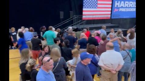 Kamala Harris Cant Even Fill A High School Gym In Deep Blue Philly 🤣