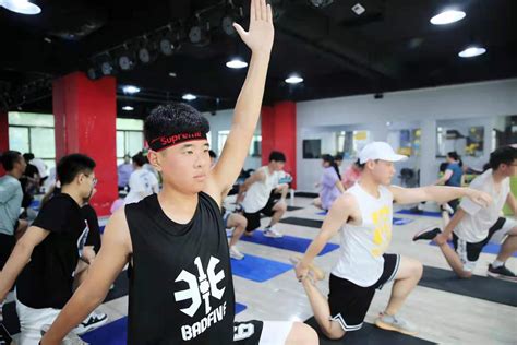 做健身教练的最佳年龄是多少？ 哔哩哔哩