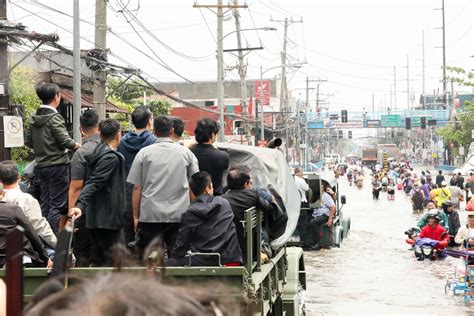 Marcos Wants Reassessment Of Flood Control Systems In Cities Heavily