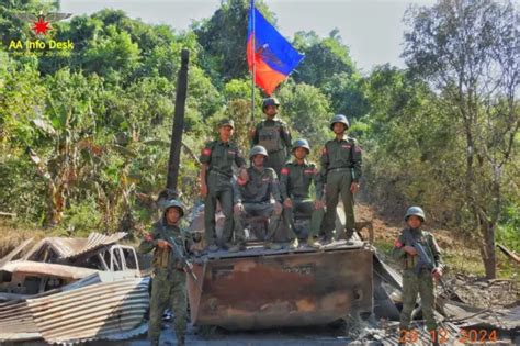 ကျောက်ဖြူ၊ ဓညဝတီရေတပ်ဌာနချုပ်ကို အေအေ ဘယ်လို ထိုးစစ်ဆင်နေလဲ Bbc News