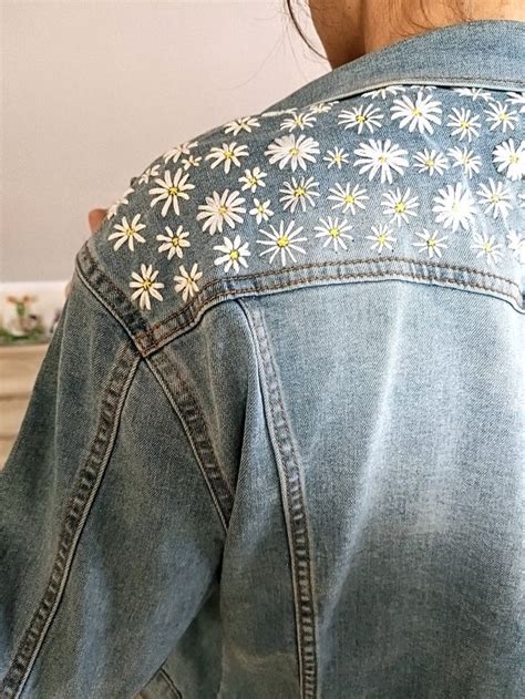 Denim Jacket Embroidered With Daisies Denim Jacket Embroidery Diy