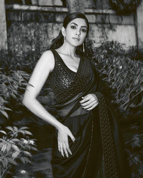 Mrunal Thakur Hot And Sexy Black Saree Photos Check Here Mrunal