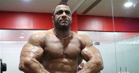 Muscle Lover The World Of Bodybuilders Egyptian Bodybuilder Essam El