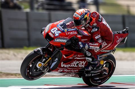 Fearless Motorcycle Racers Hit 220 Mph Speeds At Americas Ultimate