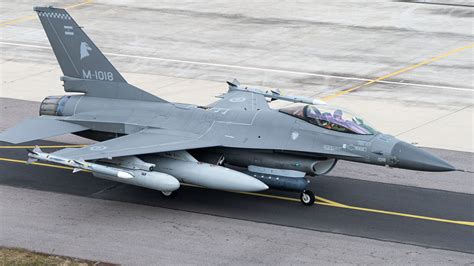 Llegará a la Argentina el F 16 número 25 para entrenamiento en tierra