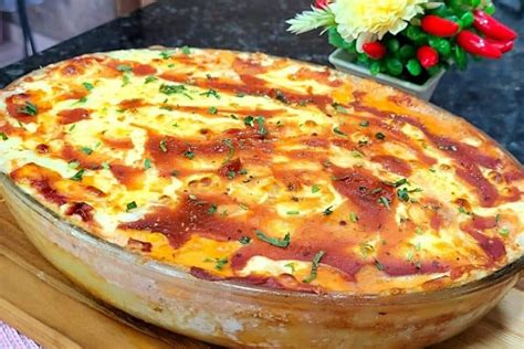 Mandioca Recheada No Forno Queijo E Presunto Deliciosa E Muito