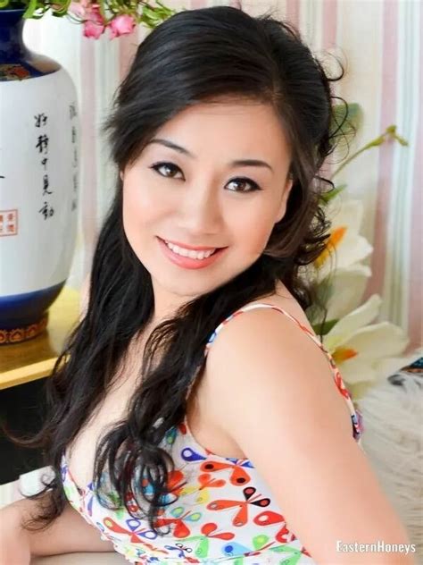 Hinese Women In Bed Discover What Turns A Hot Chinese Woman On