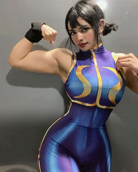 Street Fighter Un Atractivo Cosplay De La Poderosa Chun Li Enamora A