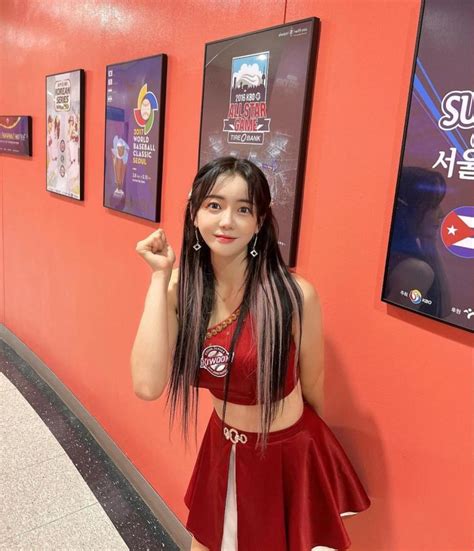 92년생 이엄지 치어리더 섹시 비키니 가슴골 If 후방주의 짤티비 Jjtvkr