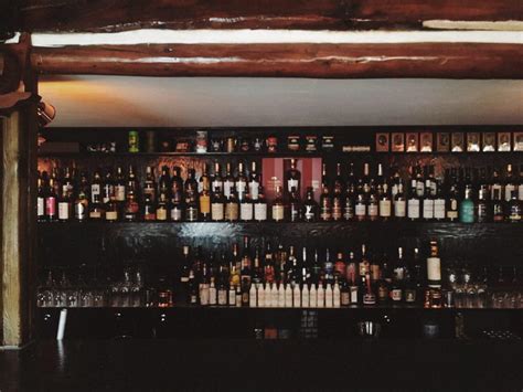 해피스피릿코리아 드라이 플라이 배럴 에이지드 진은 100프로 밀 위스키 배럴에 최소 1년에서 2년 이상 숙성 됐으며 대부분의 배럴 진보다 숙성이 오래된 제품입니다