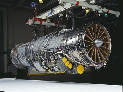 【情報】f35發動機f135照片 軍事策略 哈啦板 巴哈姆特