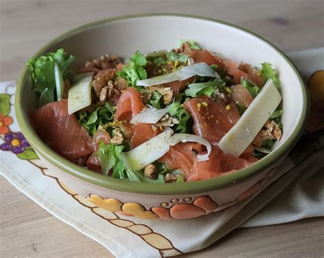 Insalata Salmone Affumicato Provolone Del Monaco Chiaramaci