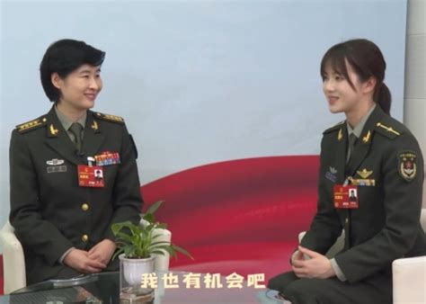 解放軍最美飛行員 興奮晤中國首位女航天員｜即時新聞｜兩岸｜oncc東網