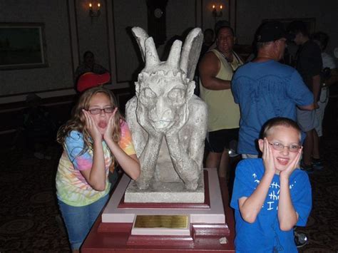 Pose With A Gargoyle Gargoyles Poses Disney