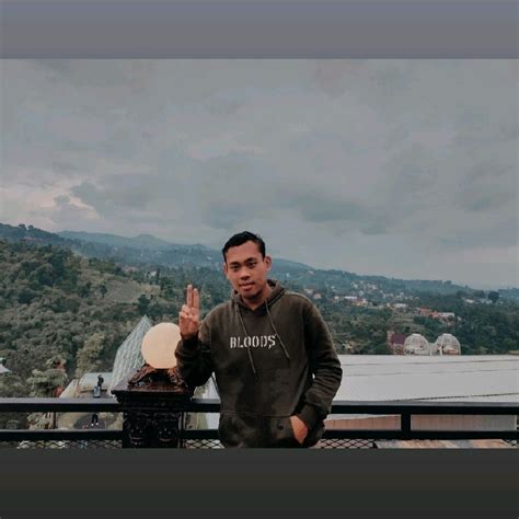 Yayat Hidayat Karawang Jawa Barat Indonesia Profil Profesional Linkedin