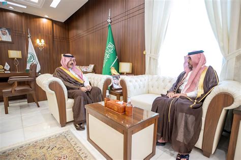 عام سمو أمير حائل يستقبل مدير فرع صندوق التنمية الزراعية بالمنطقة