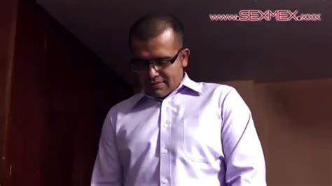Szef kocha rżnąć mnie w pracy Koloporno