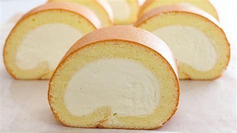 If You Have 3 Eggs Make This Delicious Cake Roll At Home Melt In Your