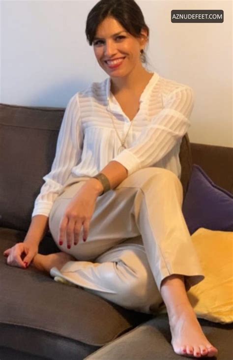 Stefania Pinna Feet Aznudefeet