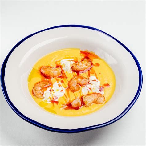 Тыквенный крем суп с креветками и страчателлой — Супы — Formaggi — Доставка Bellini