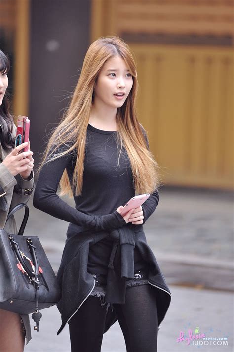 Iu Hair Very Long With Bangs Kpop Fashion Asian Fashion Korean