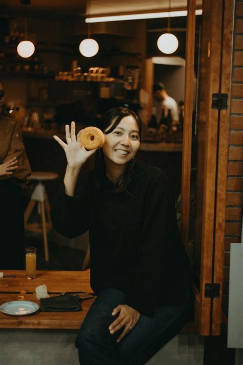 三重県四日市市に素敵なお店できました〜！ コーヒーとビール🫶四日市にこんな素敵な空間なお店ができるなんて、、、最高すぎる 店の大きな窓がほんと