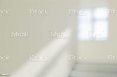 Defocused 흰색 계단 및 계단 배경에서 창 병원의 빗나간 포커스에 대한 스톡 사진 및 기타 이미지 빗나간 포커스