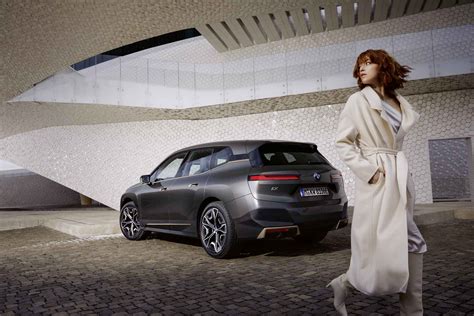 316萬元起兩規格，bmw Ix豪華純電旗艦休旅正式預售！ Carstuff 人車事