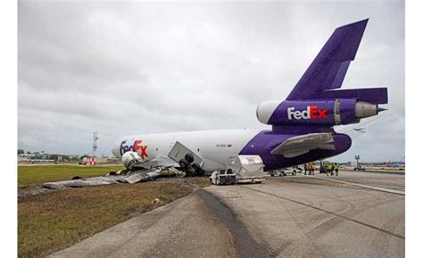 Flight Crew Survives Plane Doesnt When Cargo Jet Landing Gear