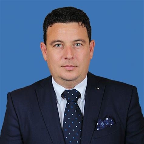 Здравко Костов