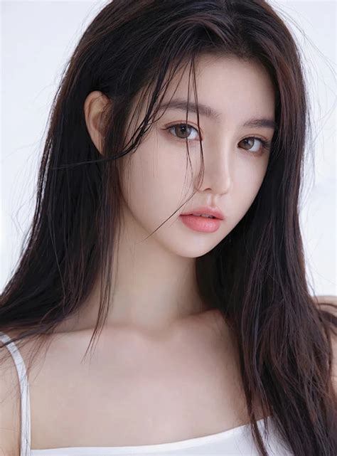 嘟嘟唇美女尤物性感吊带裙撩人唯美私房写真 花瓣网