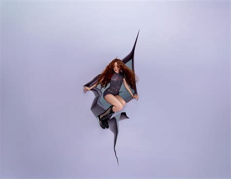 South Korean Superstar Jisoo Releases Debut Mini Album ‘amortage