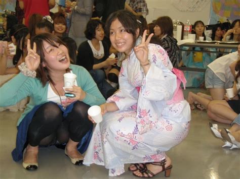 リア充の写真からパンチラを探す旅！snsパンチラ調査w 盗撮パンチラ画像王