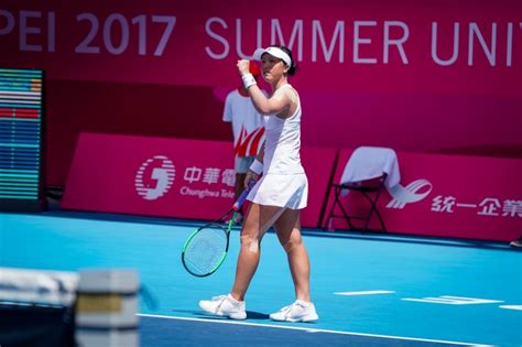 世大運搶先看》網球女單苦戰3小時 李亞軒含淚摘銀 信傳媒