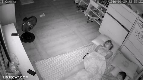 해킹된 가정 감시 카메라 [ip Camera] 미혼 여성과 기혼 여성 모두 흥분을 느낄 때마다 자위를 합니다 한국 여성 2명 인색 한 고양이