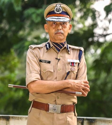 Meet Gujarats Ips And Gpssb Chairman Hasmukh Patel આ છે સરકારના ટ્રબલ શૂટર Ips અધિકારી 5 કિ