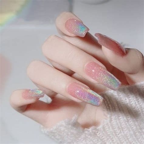 20 ไอเดียทำเล็บโฮโลแกรม เล่นแสงวิบวับ ยิ่งขยับนิ้วยิ่งสวย Ladyissue เว็บรีวิวเครื่องสำอาง